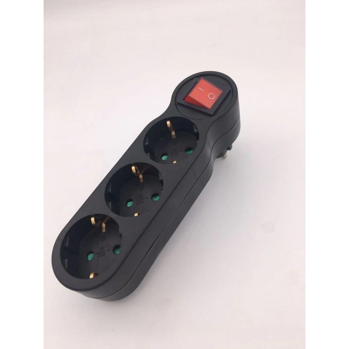 Ficha Tripla Com Interruptor Preta | MaxMat